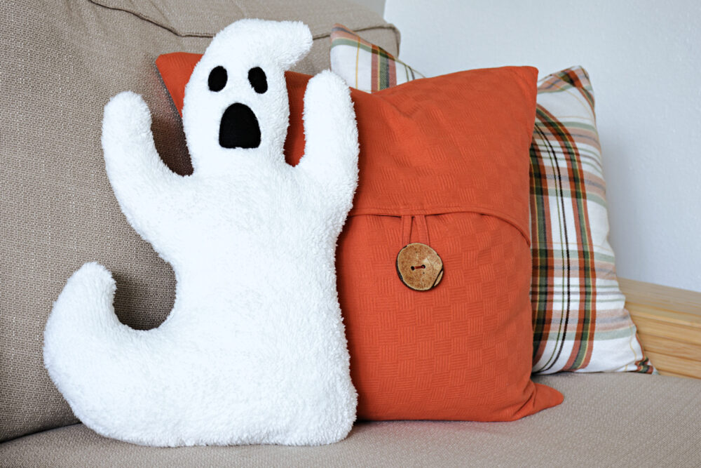 Pottery Barn Ghost Pillow DIY - A Wonderful Thought